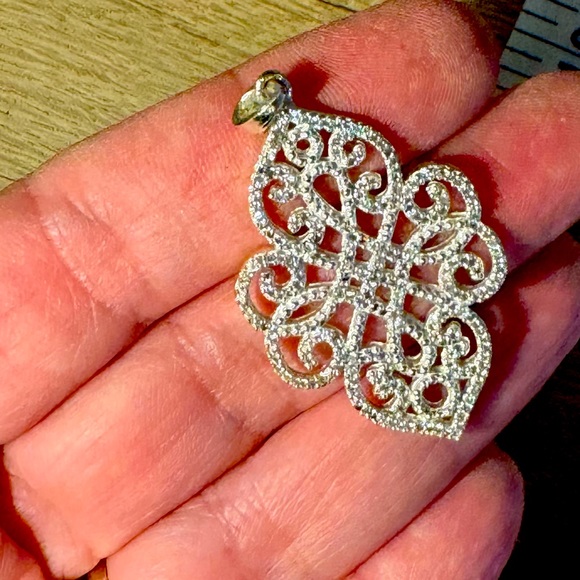 Jewelry | Sparkling Medallion Style Pendant For Necklace Or Accessory ...